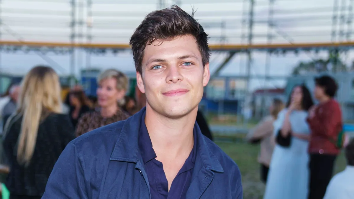 Alex Høgh er forelsket: Er blevet kæreste med kendt kollega | BILLED-BLADET